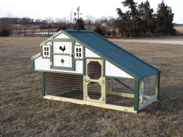 Deluxe Chicken Hutch