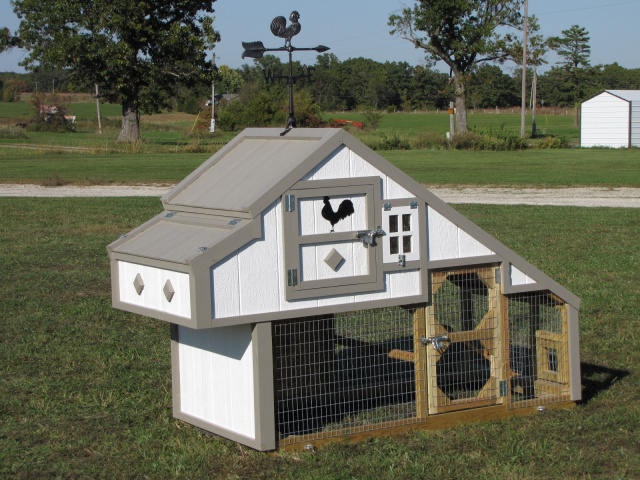 Deluxe Chicken Hutch